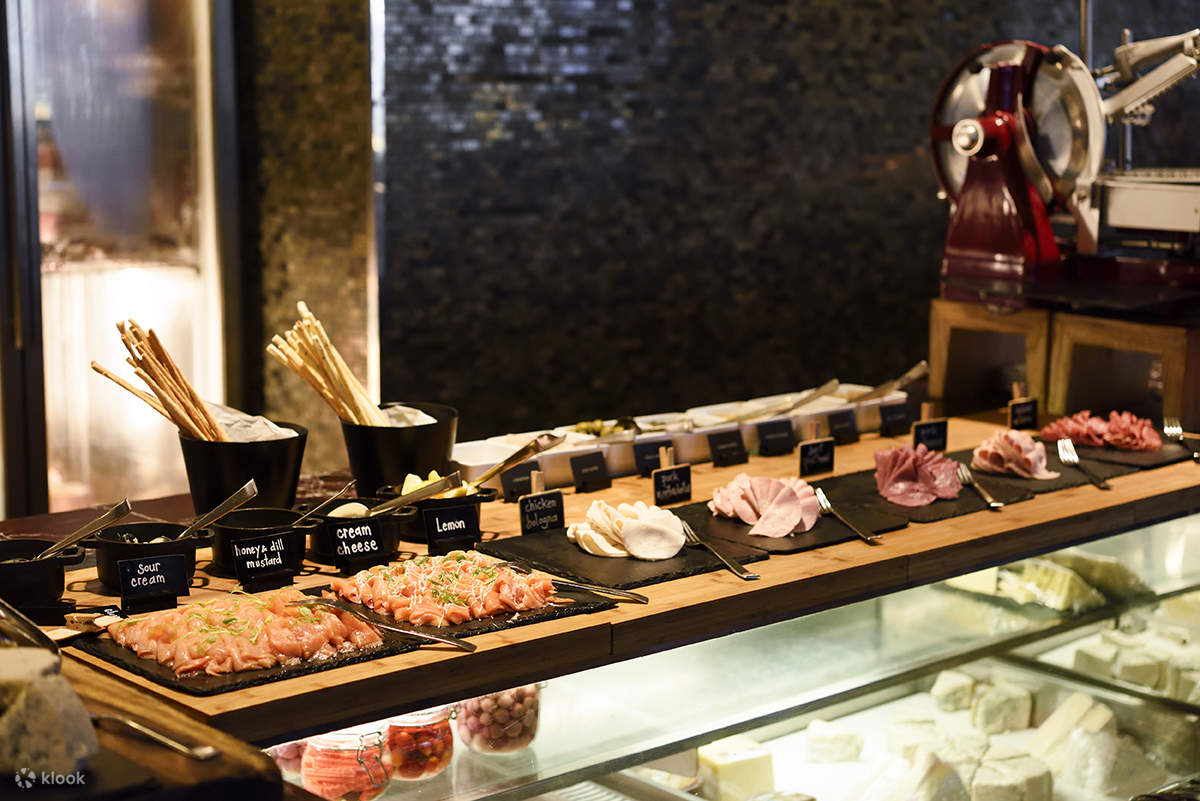 [20% OFF] Flavors Dinner Buffet at Renaissance Bangkok Ratchaprasong ...